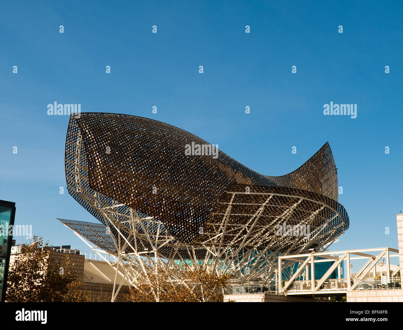 Peix Ballena /Fish/ Skulptur von Frank Gehry in Barcelona Port Olympic ...