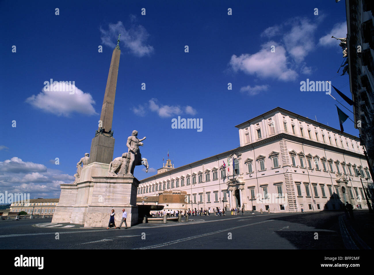 Obelisco piazza del quirinale -Fotos und -Bildmaterial in hoher ...