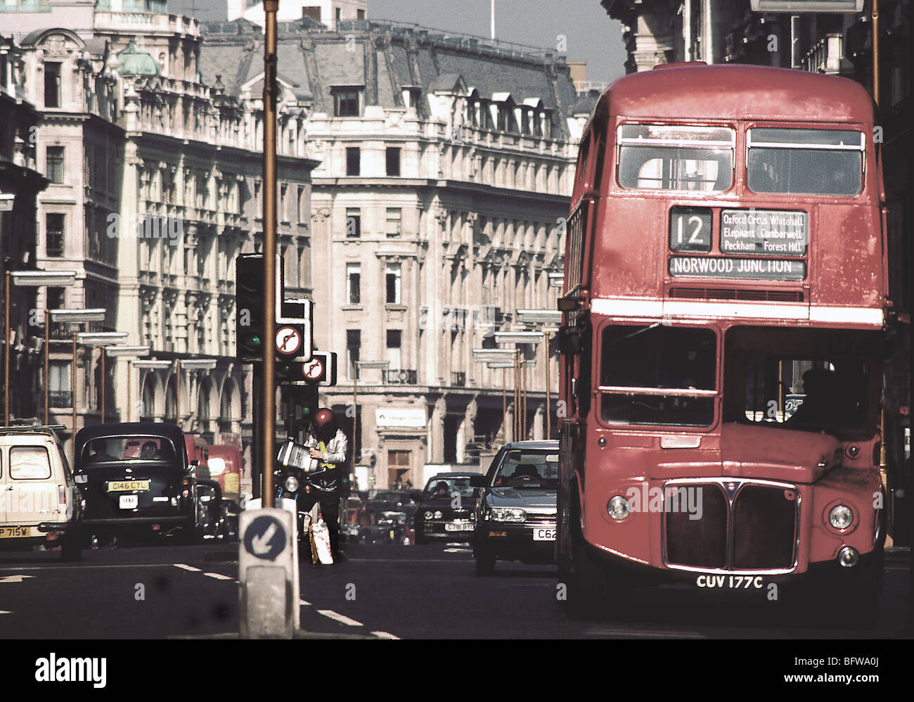 1965 AEC Routemaster London Bus Stockfotografie - Alamy