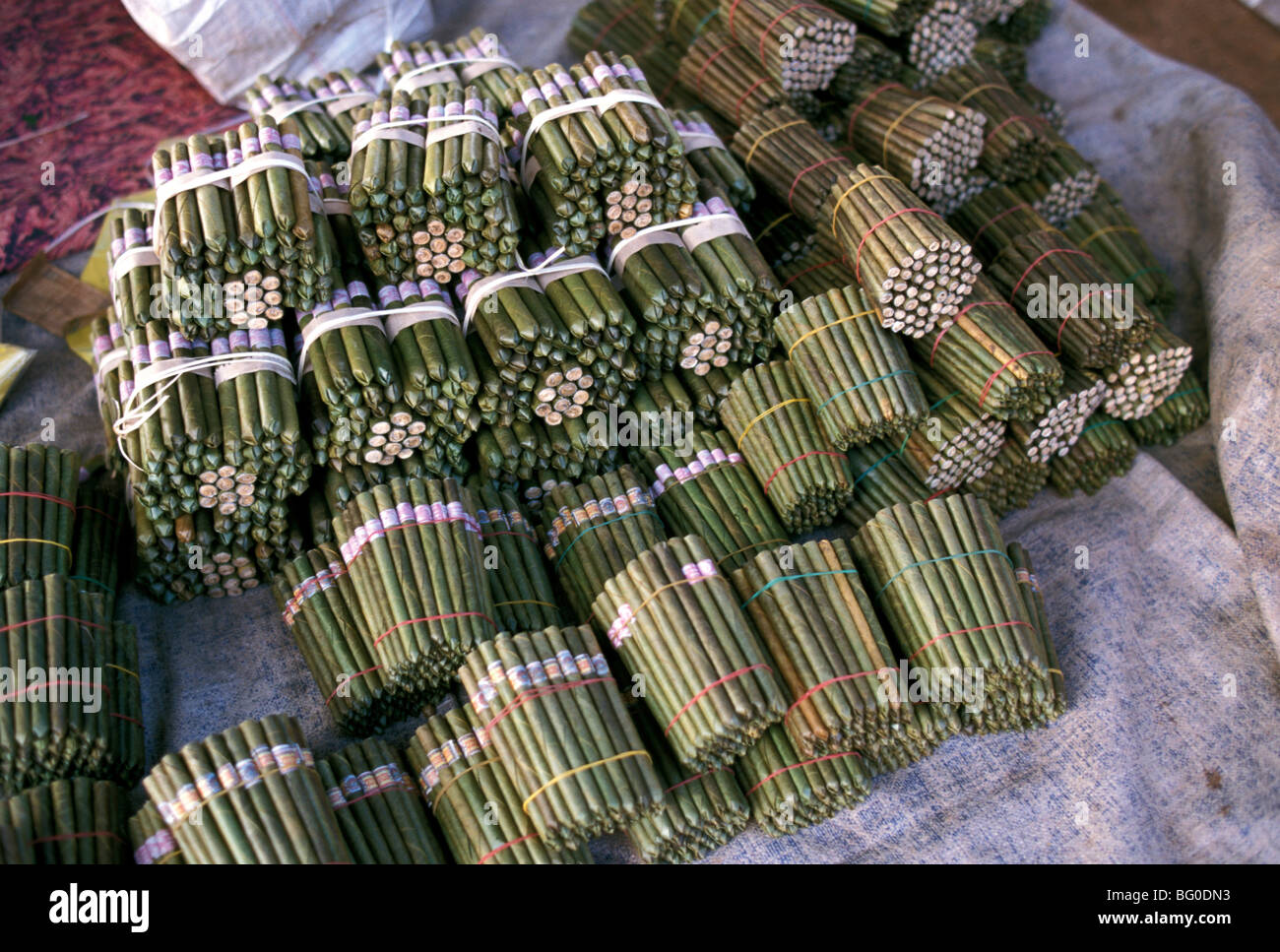 Myanmar cheroots -Fotos und -Bildmaterial in hoher Auflösung – Alamy