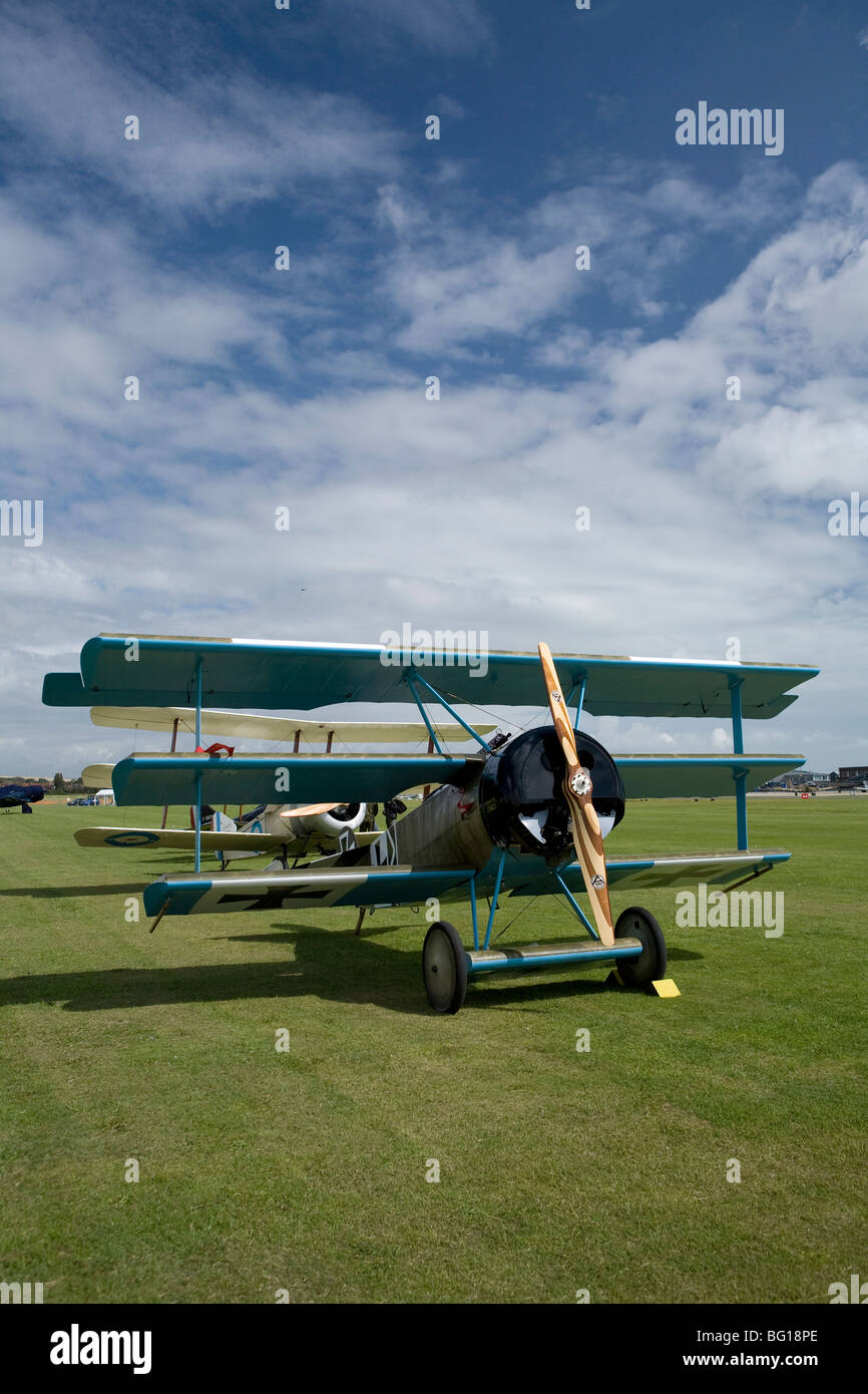 Deutsche Fokker DR1 Dreidecker Flugzeug Replik in Shoreham Flughafen ...