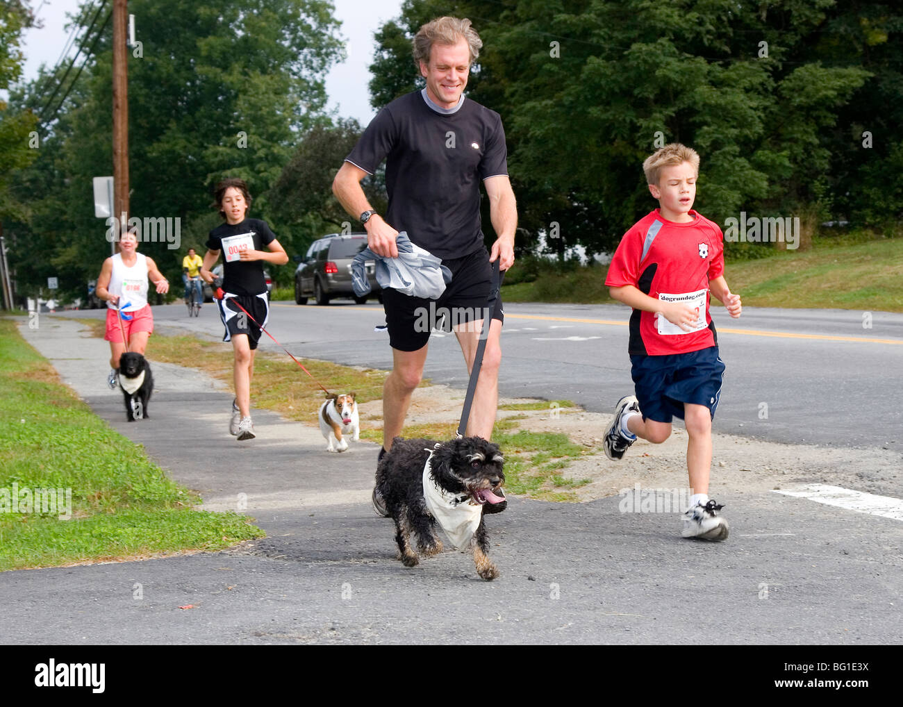 Vater und sohn hunde -Fotos und -Bildmaterial in hoher Auflösung – Alamy