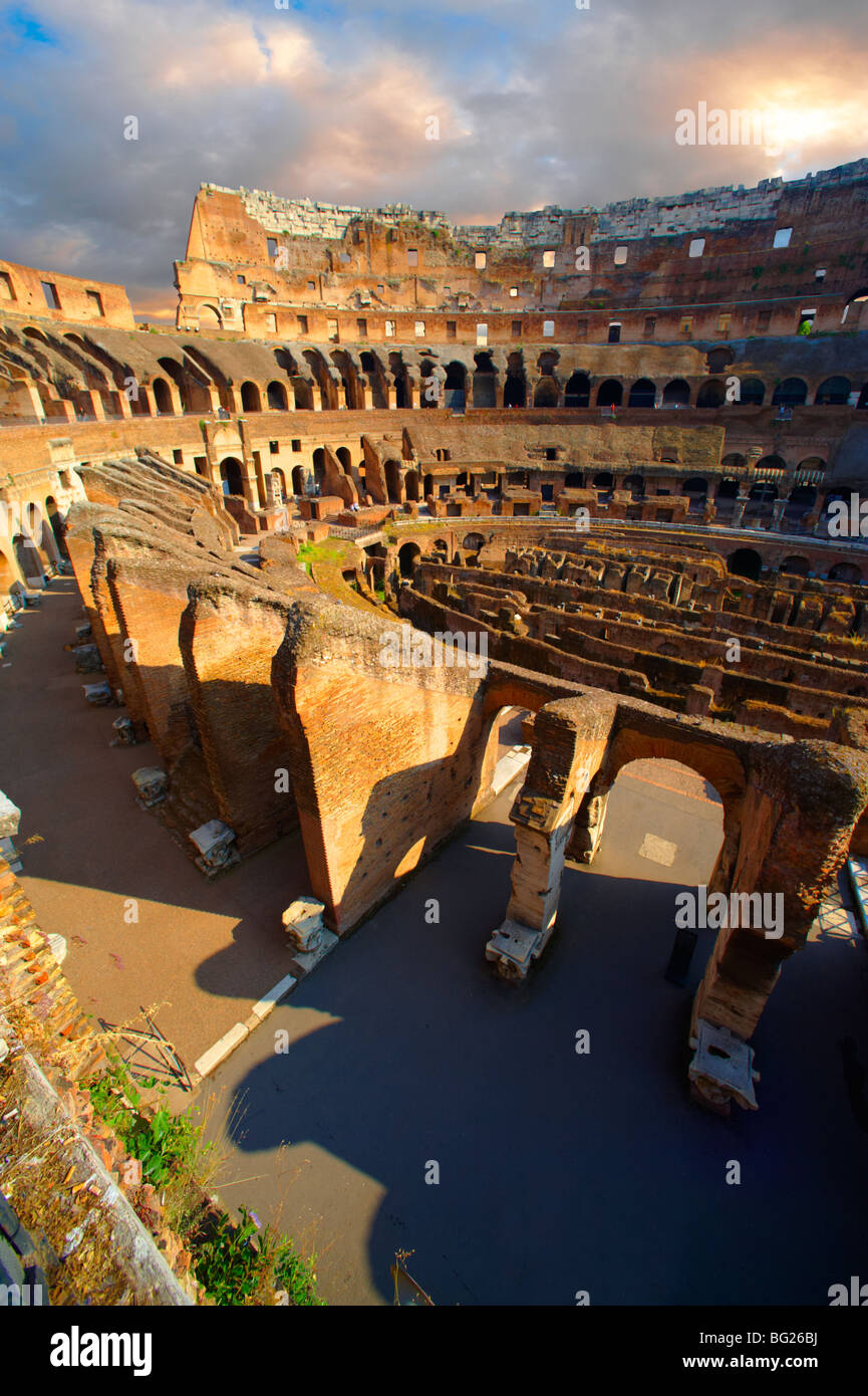 Kolosseum Rom Innen Stockfotos und -bilder Kaufen - Alamy
