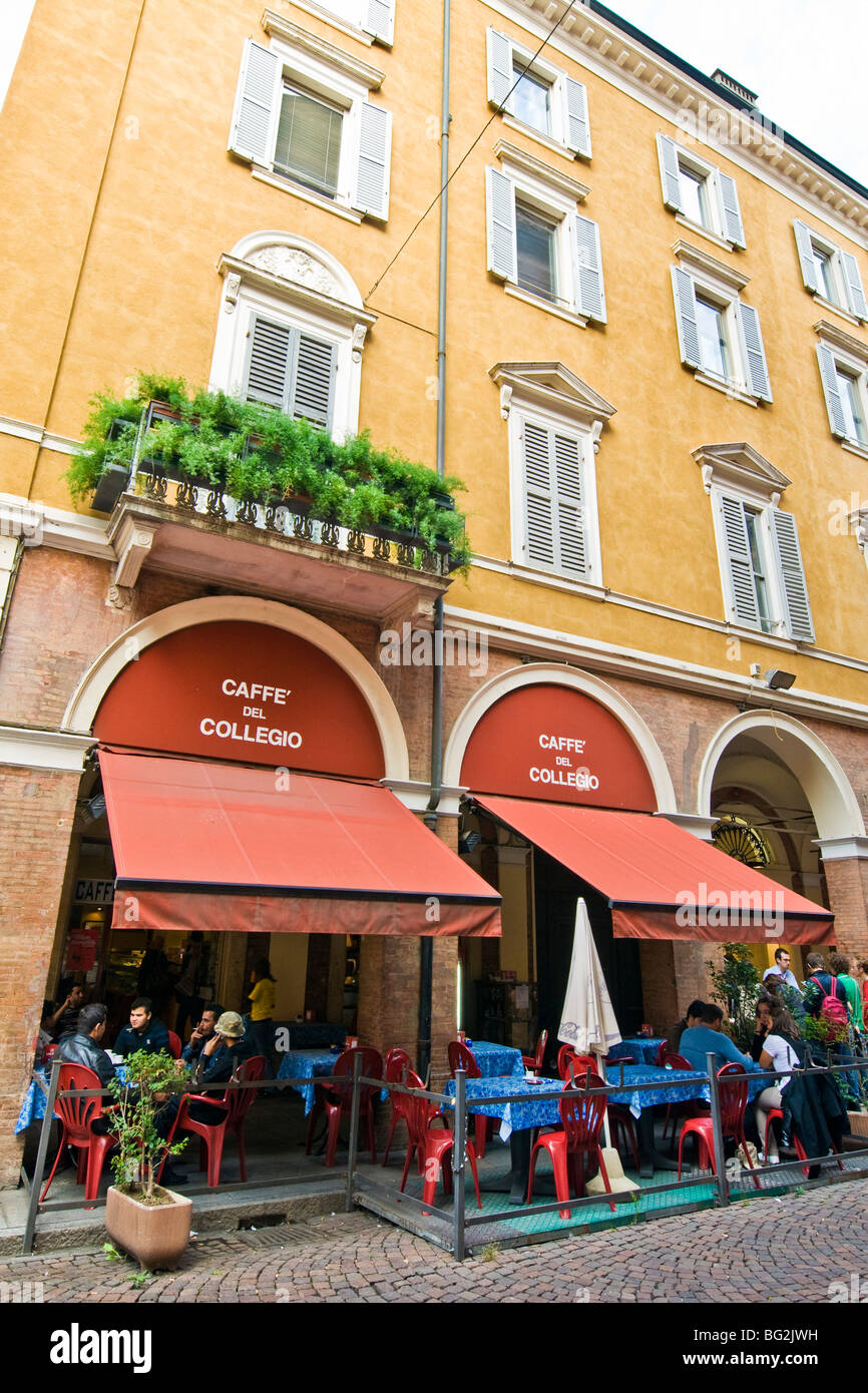 Romanische cafe -Fotos und -Bildmaterial in hoher Auflösung – Alamy