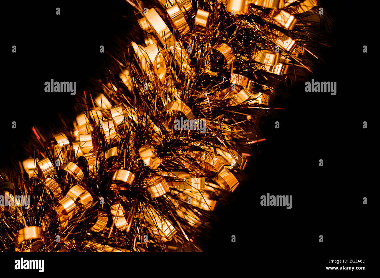 Goldenes lametta golden -Fotos und -Bildmaterial in hoher Auflösung – Alamy