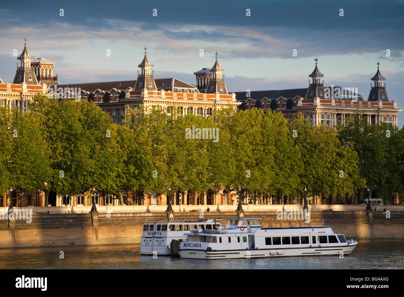 London River Boote Stockfotos und -bilder Kaufen - Alamy