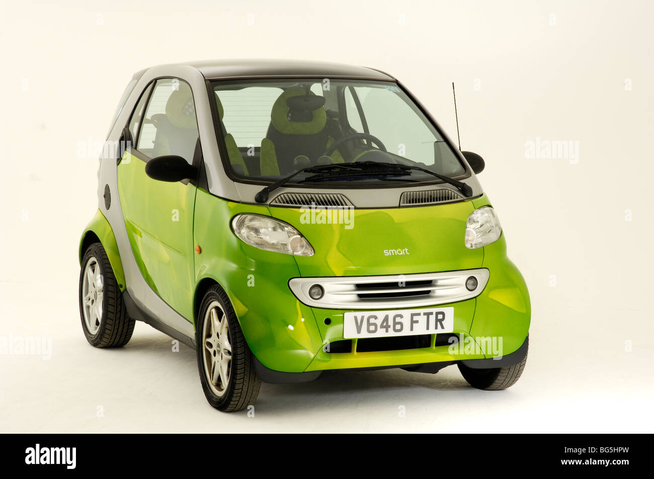 2 sitzer auto -Fotos und -Bildmaterial in hoher Auflösung – Alamy