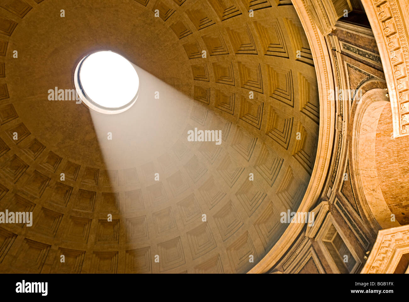 Rom, Italien. Innenraum des Pantheon auf der Piazza della Rotonda ...