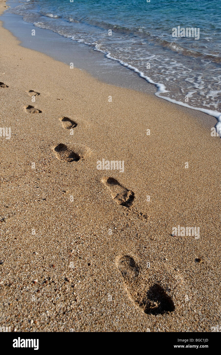 Fussspuren im sand -Fotos und -Bildmaterial in hoher Auflösung – Alamy
