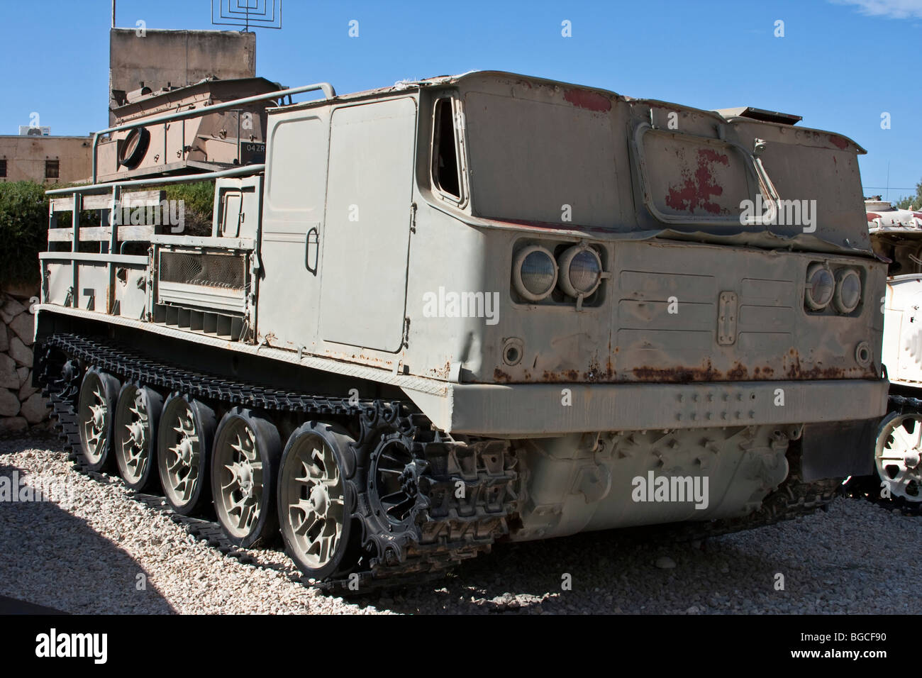 Russian artillery tractor -Fotos und -Bildmaterial in hoher Auflösung ...