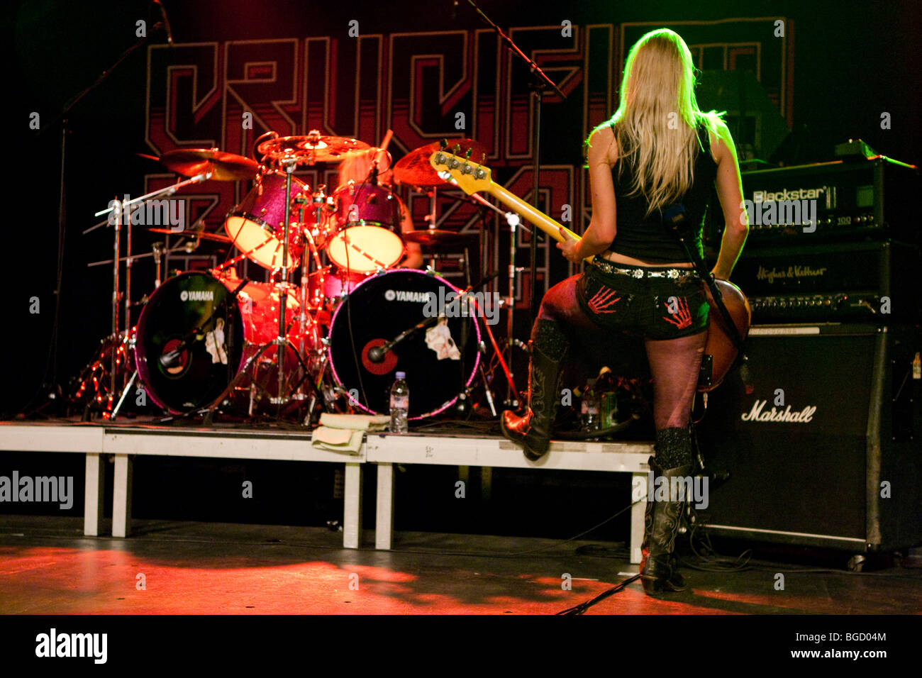 Ida Evileye, Bassist der schwedischen Allfrau Heavy metal band ...