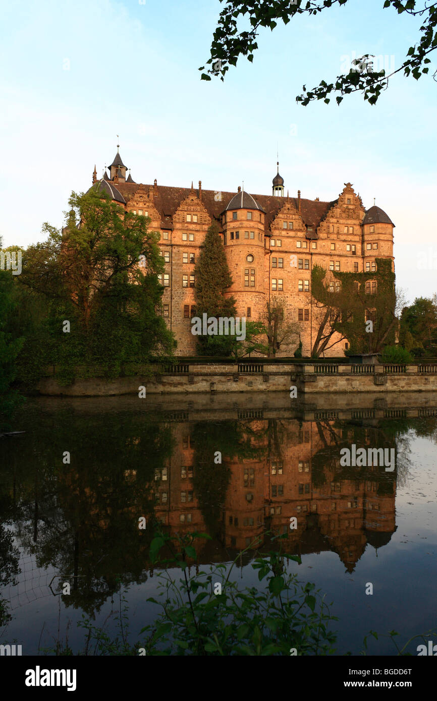 Neuenstein Schloss, ursprünglich eine Wasserburg der Hohenstaufen ...