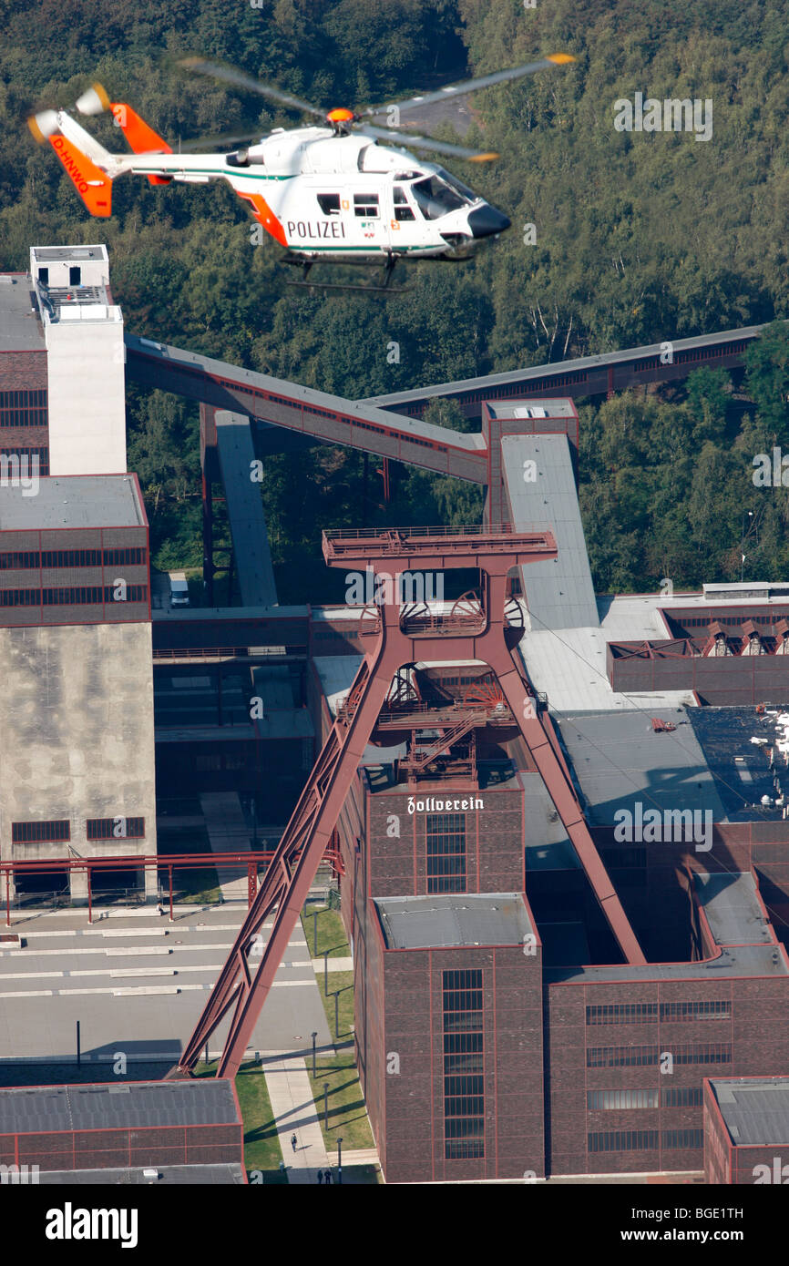 Polizei Helikopter Typ BK 117 der Polizei NRW in einem Betrieb Flug ...