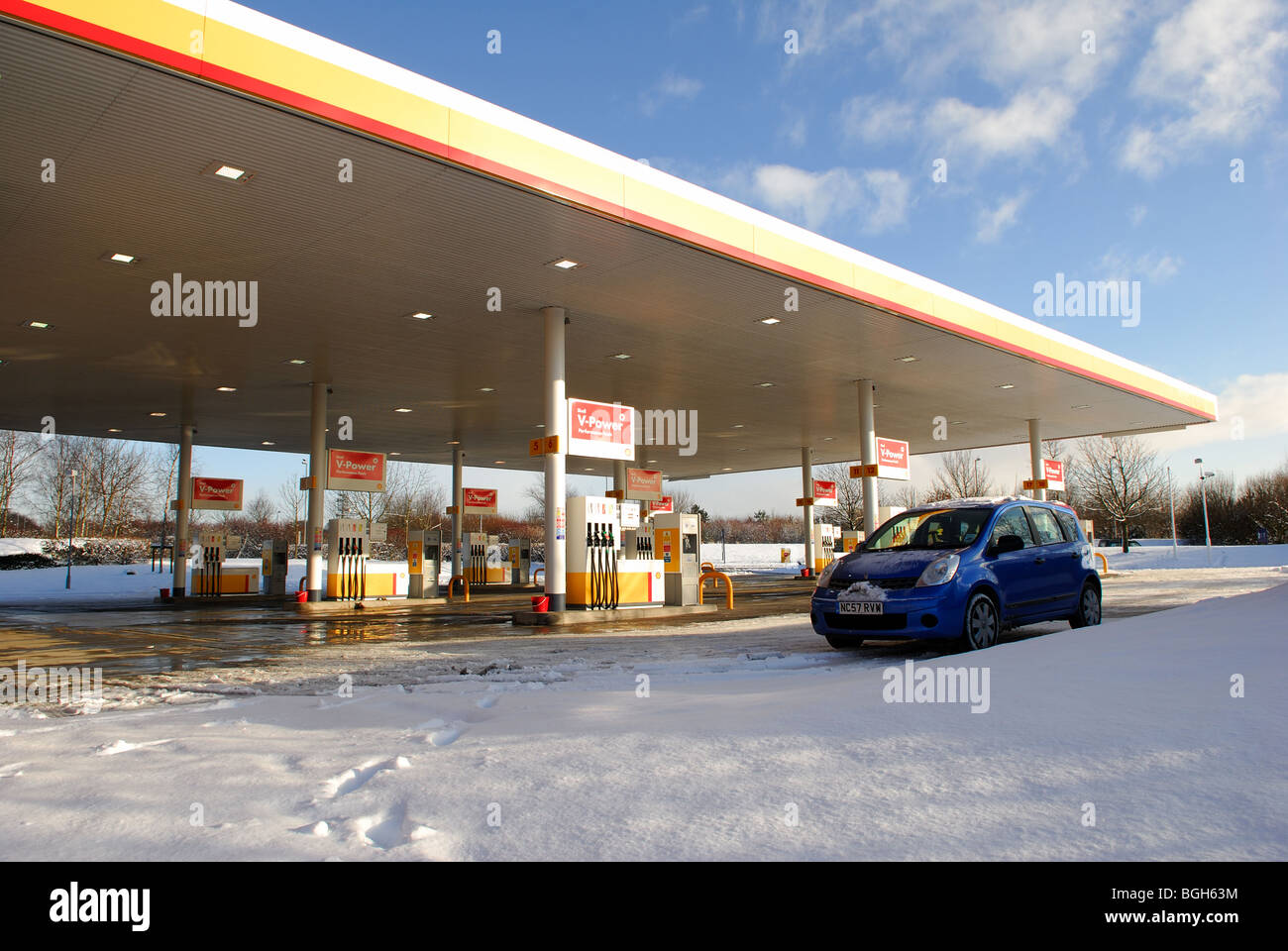 Shell forecourt -Fotos und -Bildmaterial in hoher Auflösung – Alamy