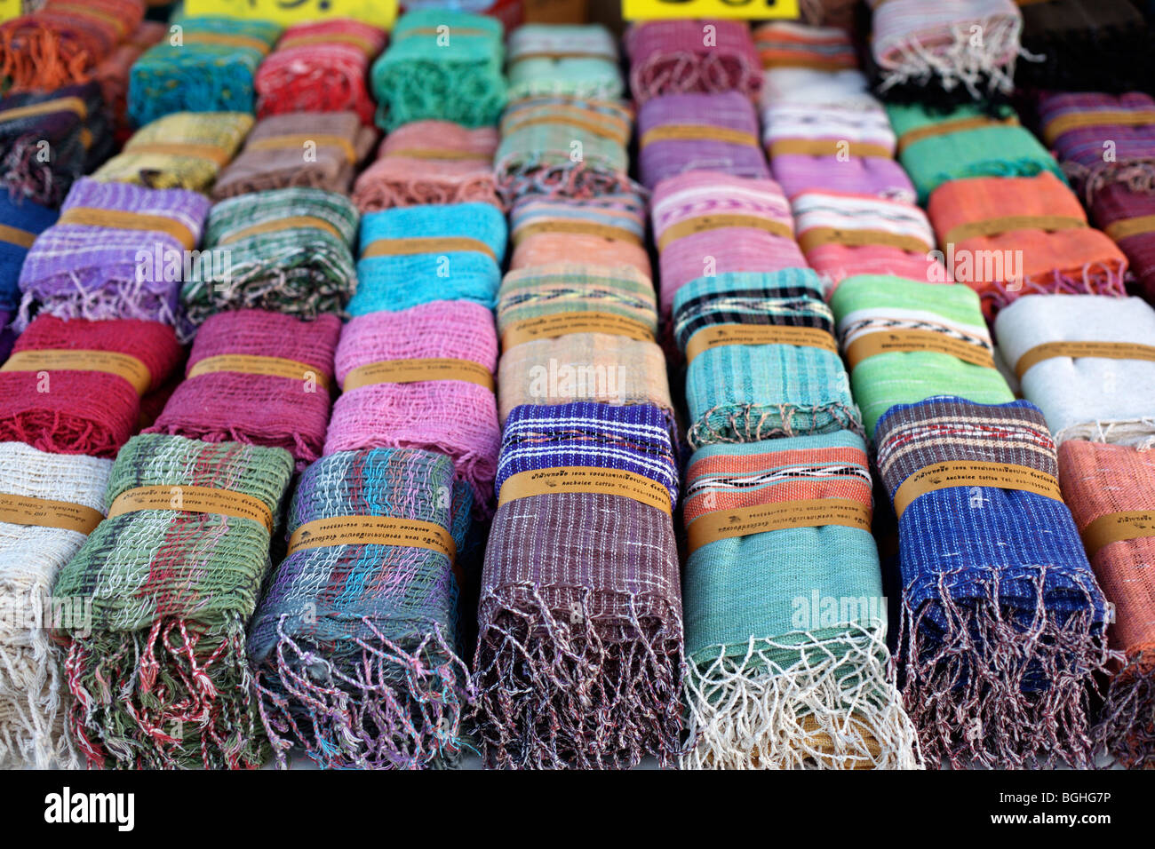 Gewebte Textilien erzeugen durch die Karen Bergstämme im Norden ...