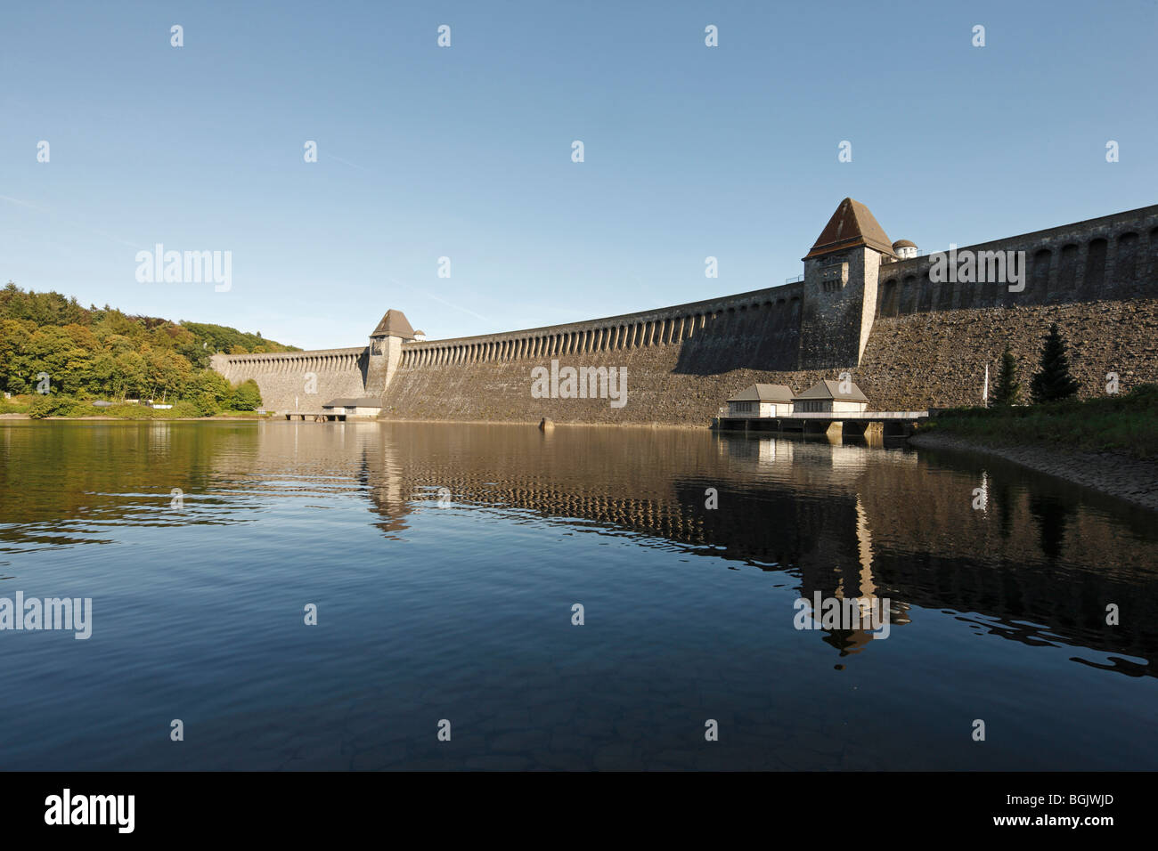 Dam mohnesee -Fotos und -Bildmaterial in hoher Auflösung – Alamy