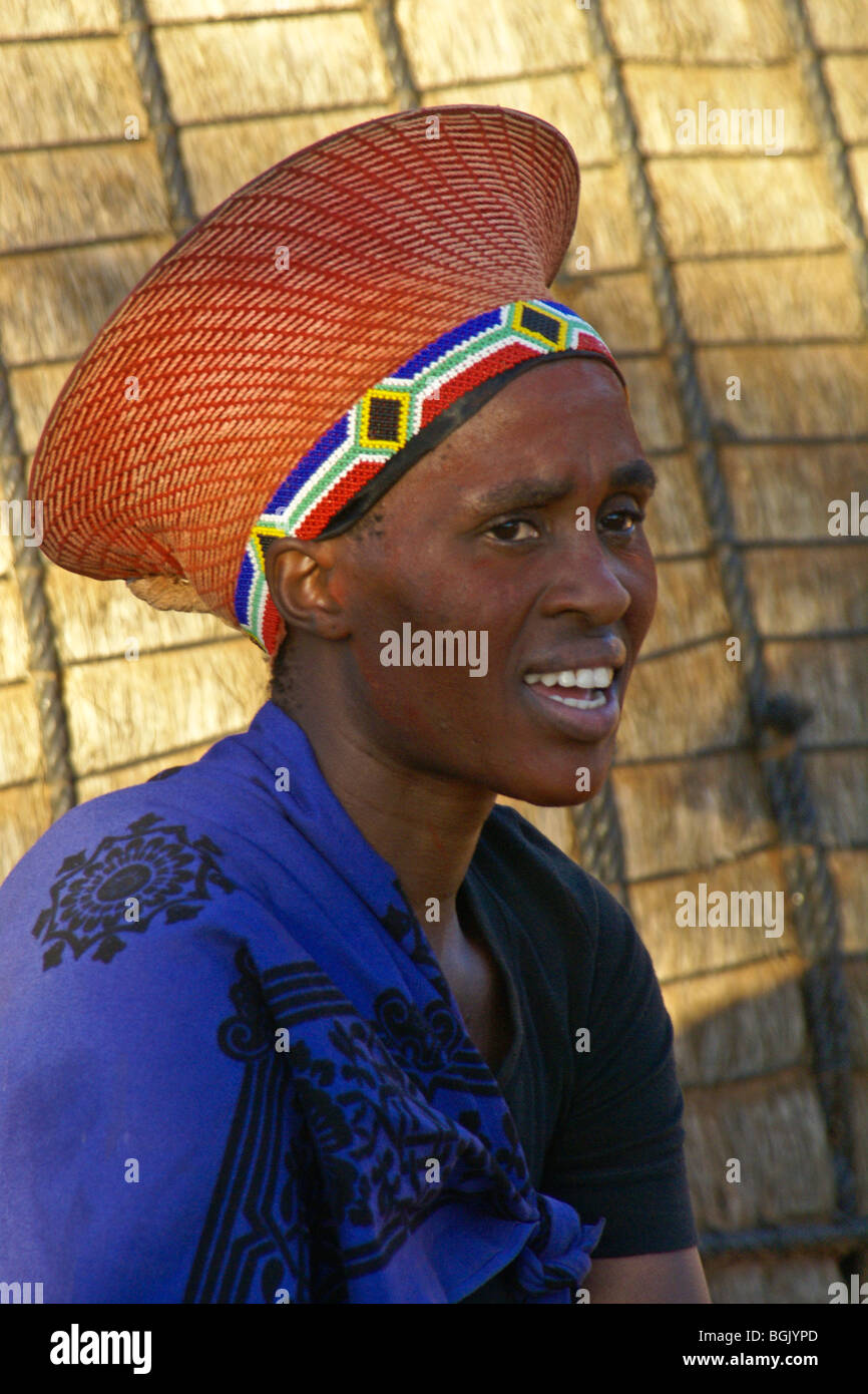Shakaland zulu frau -Fotos und -Bildmaterial in hoher Auflösung – Alamy