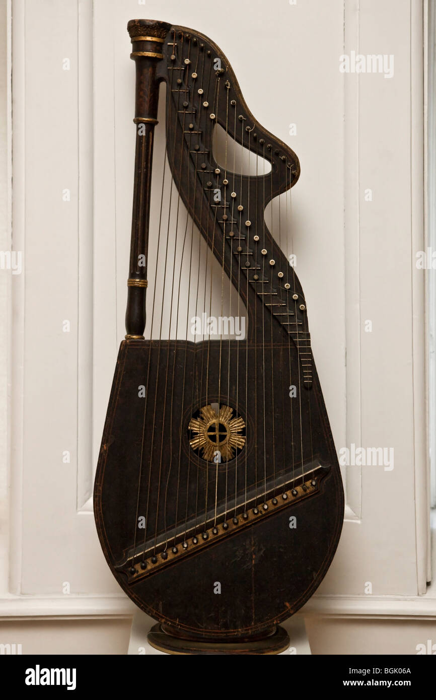 Alte harfe -Fotos und -Bildmaterial in hoher Auflösung – Alamy