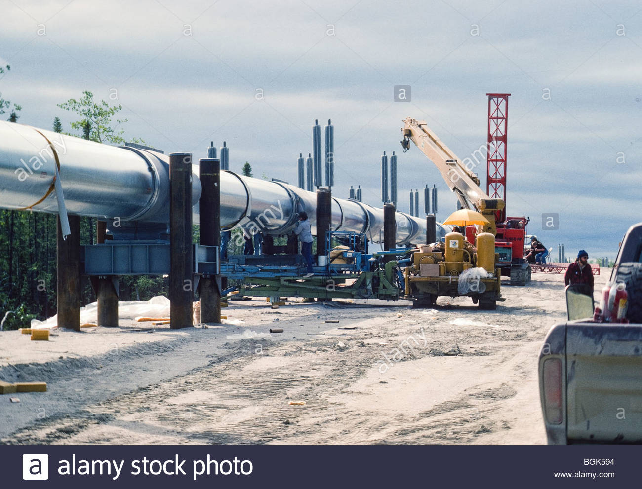 Alaska Alaska Oil Pipeline Near Stockfotos & Alaska Alaska Oil Pipeline ...