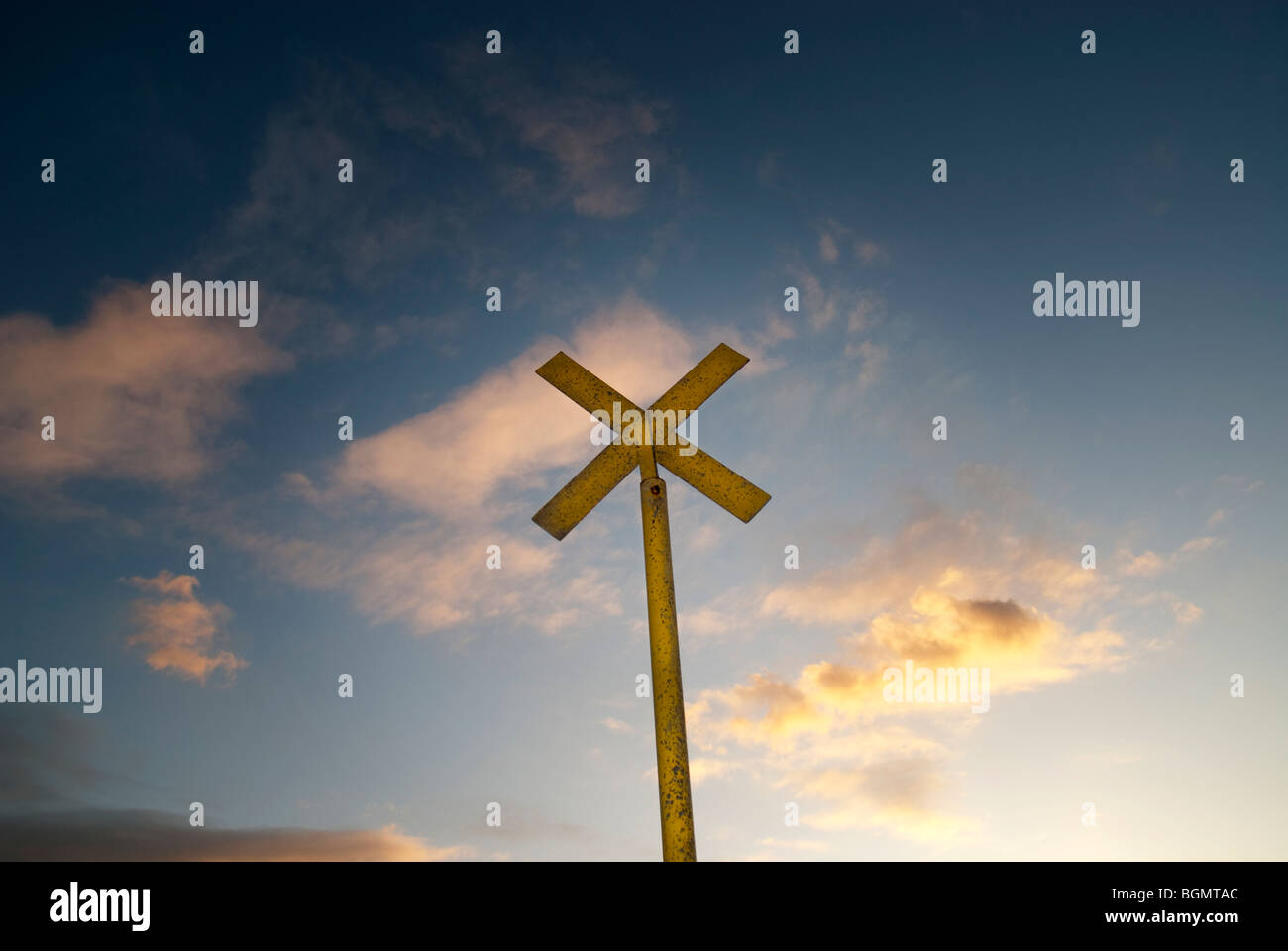 Kreuz markiert die stelle -Fotos und -Bildmaterial in hoher Auflösung ...