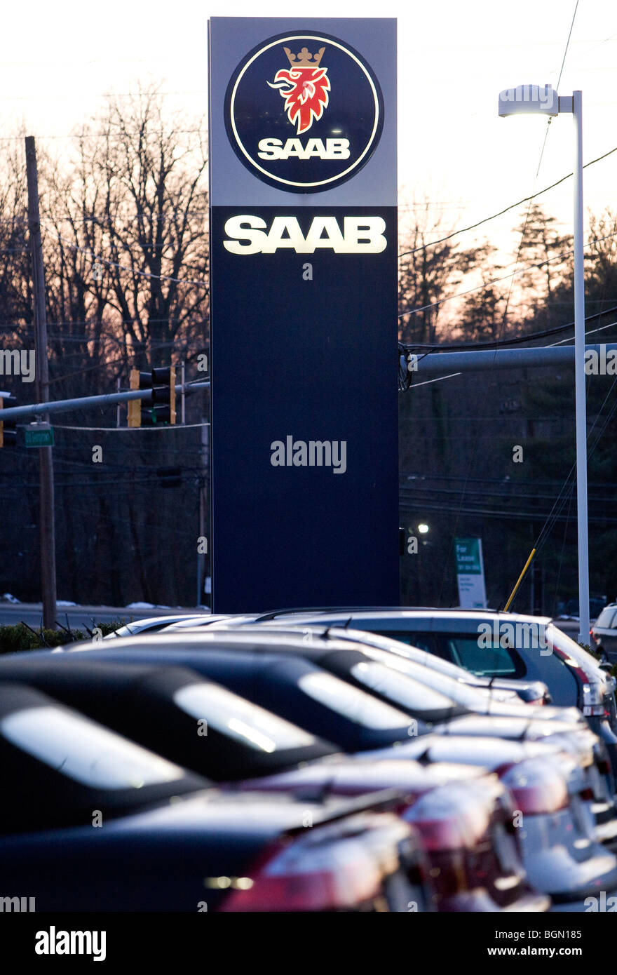 Saab car dealership sign -Fotos und -Bildmaterial in hoher Auflösung ...