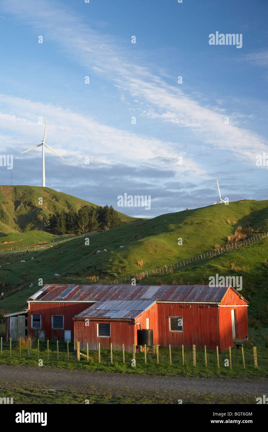 Bauernhof schuppen und te apiti windpark -Fotos und -Bildmaterial in ...