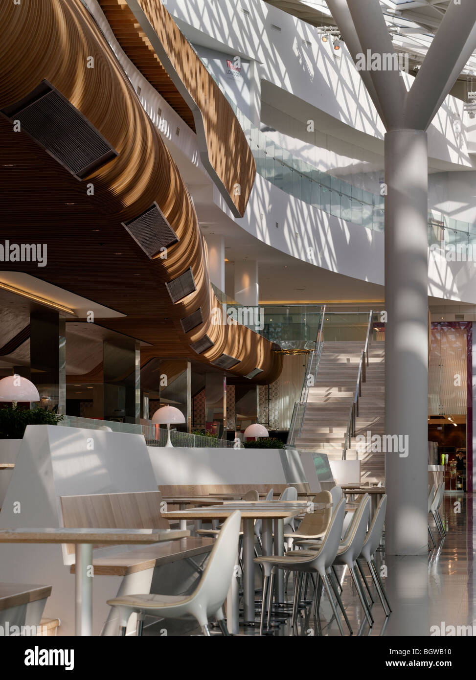 Westfield London Shopping-Mall-Food-Court Essen Galerie mit Atrium Dach ...