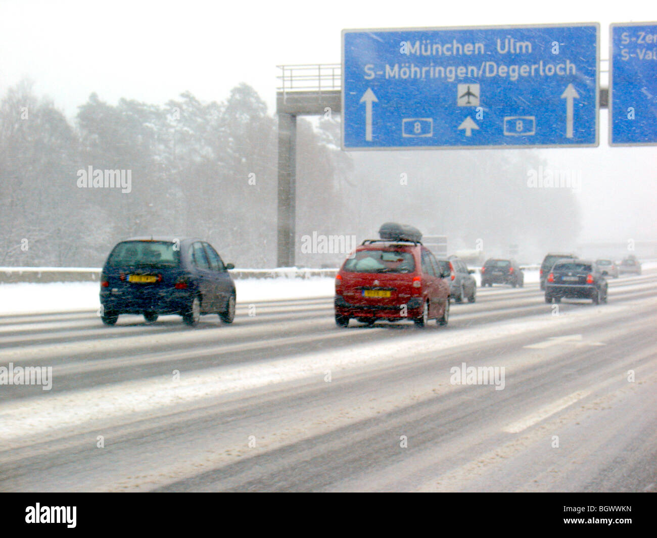 Winterdienst autobahn -Fotos und -Bildmaterial in hoher Auflösung – Alamy
