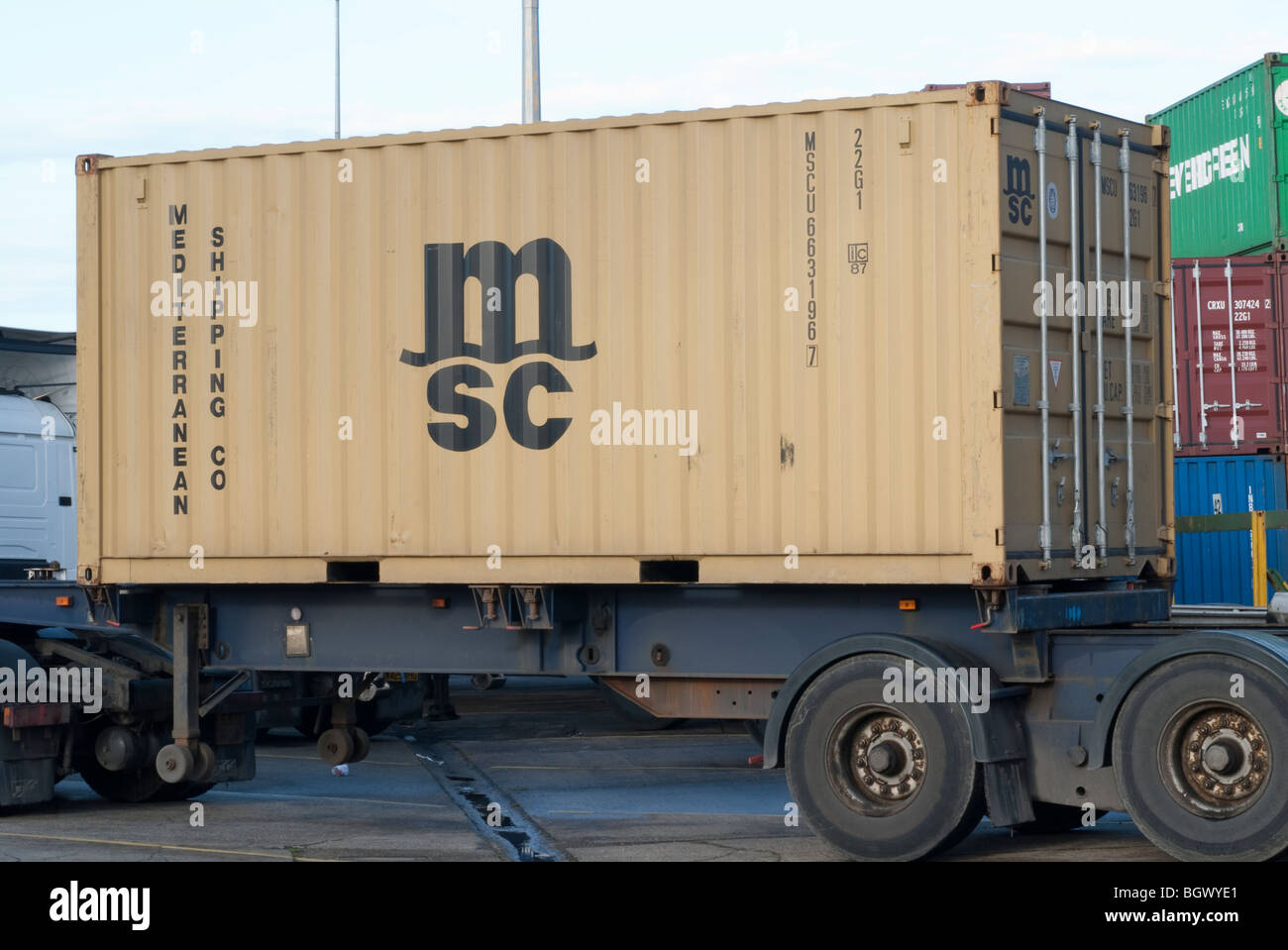 Shipping Container auf Straße - Schiene-Austausch-LKW-Anhänger ...