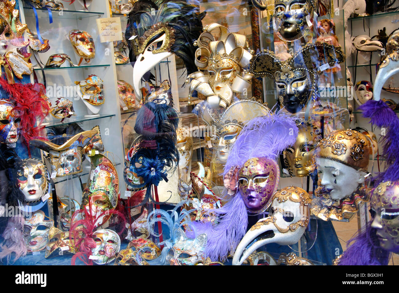 Souvenirs italien -Fotos und -Bildmaterial in hoher Auflösung – Alamy