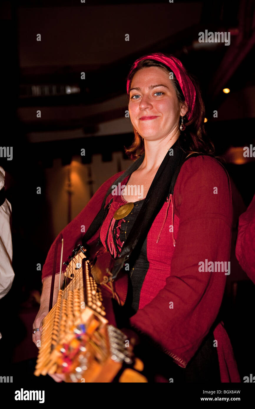 Mittelalterliches instrument Stockfotos und -bilder Kaufen - Alamy