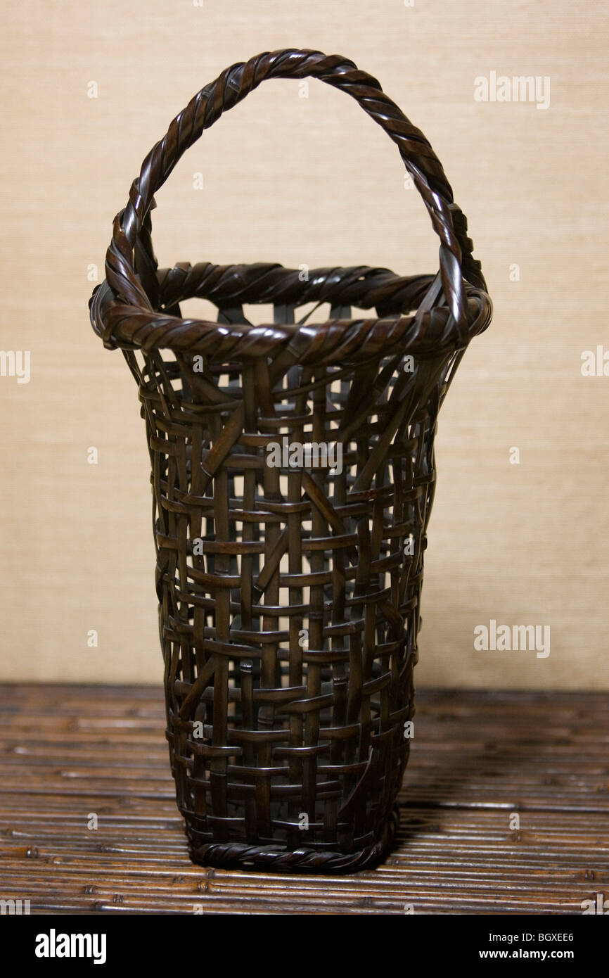 Korb kunst Stockfotos und -bilder Kaufen - Alamy