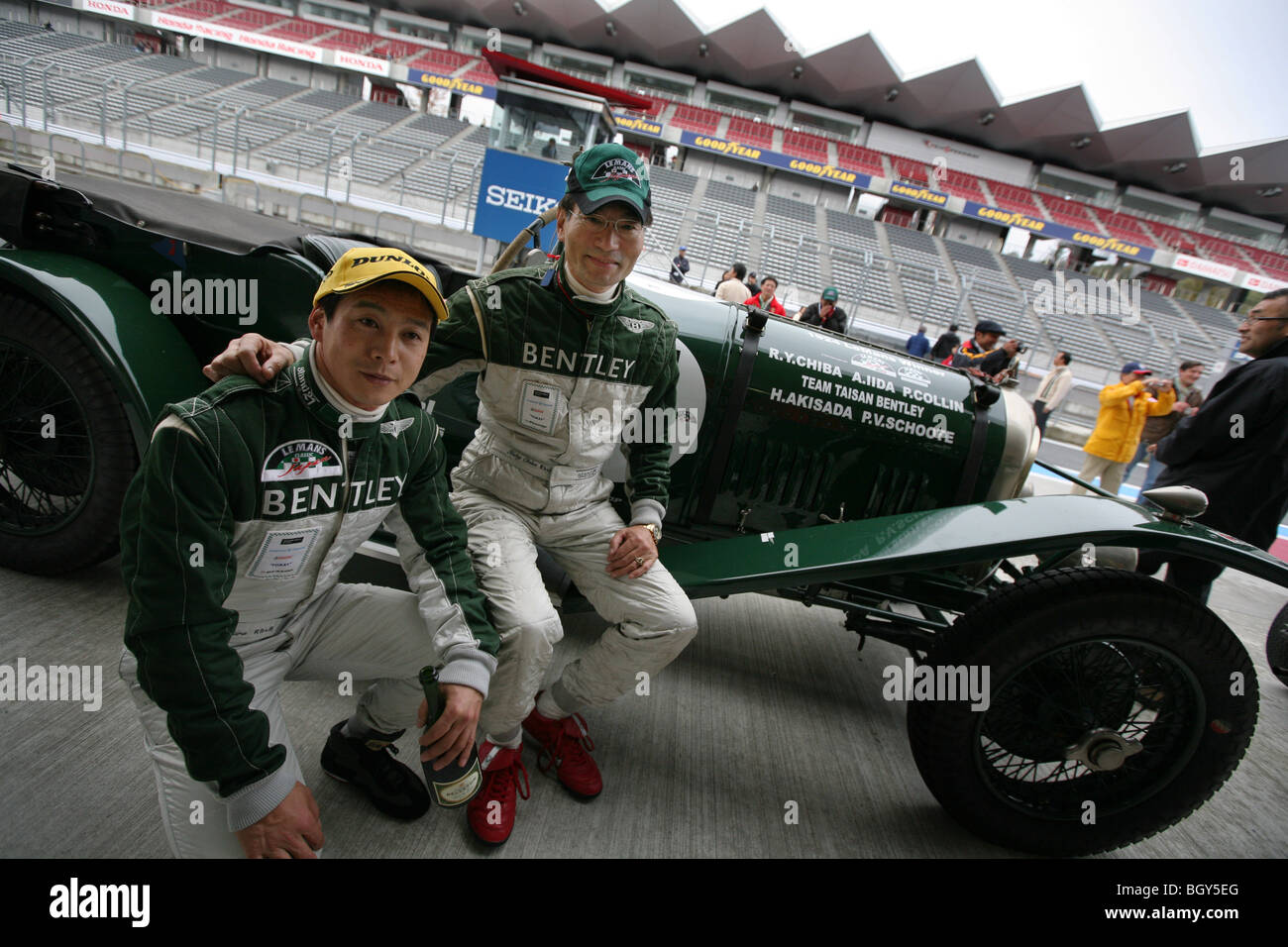 Bentley rennwagen -Fotos und -Bildmaterial in hoher Auflösung – Alamy