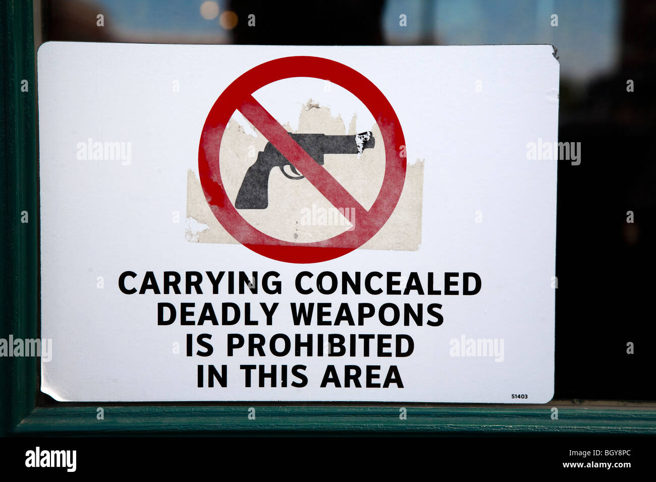 "Tödliche Waffen tragen verborgen ist in diesem Bereich verboten ...