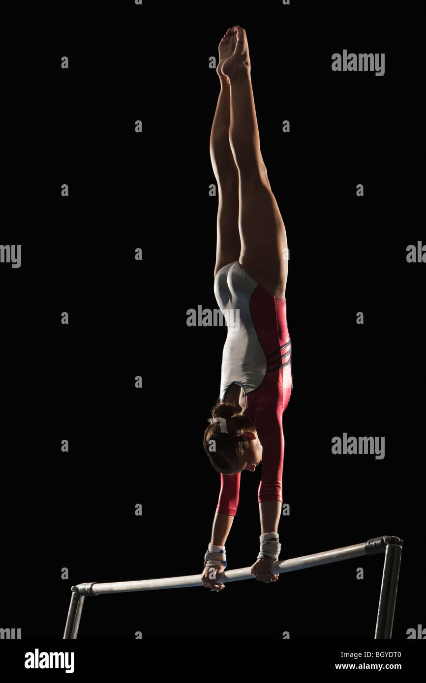 Reck gymnastics -Fotos und -Bildmaterial in hoher Auflösung – Alamy