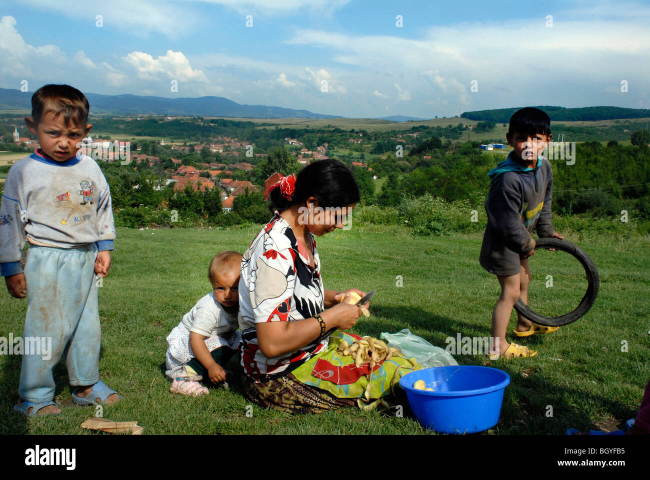 Romanian gypsies gypsy roma -Fotos und -Bildmaterial in hoher Auflösung ...