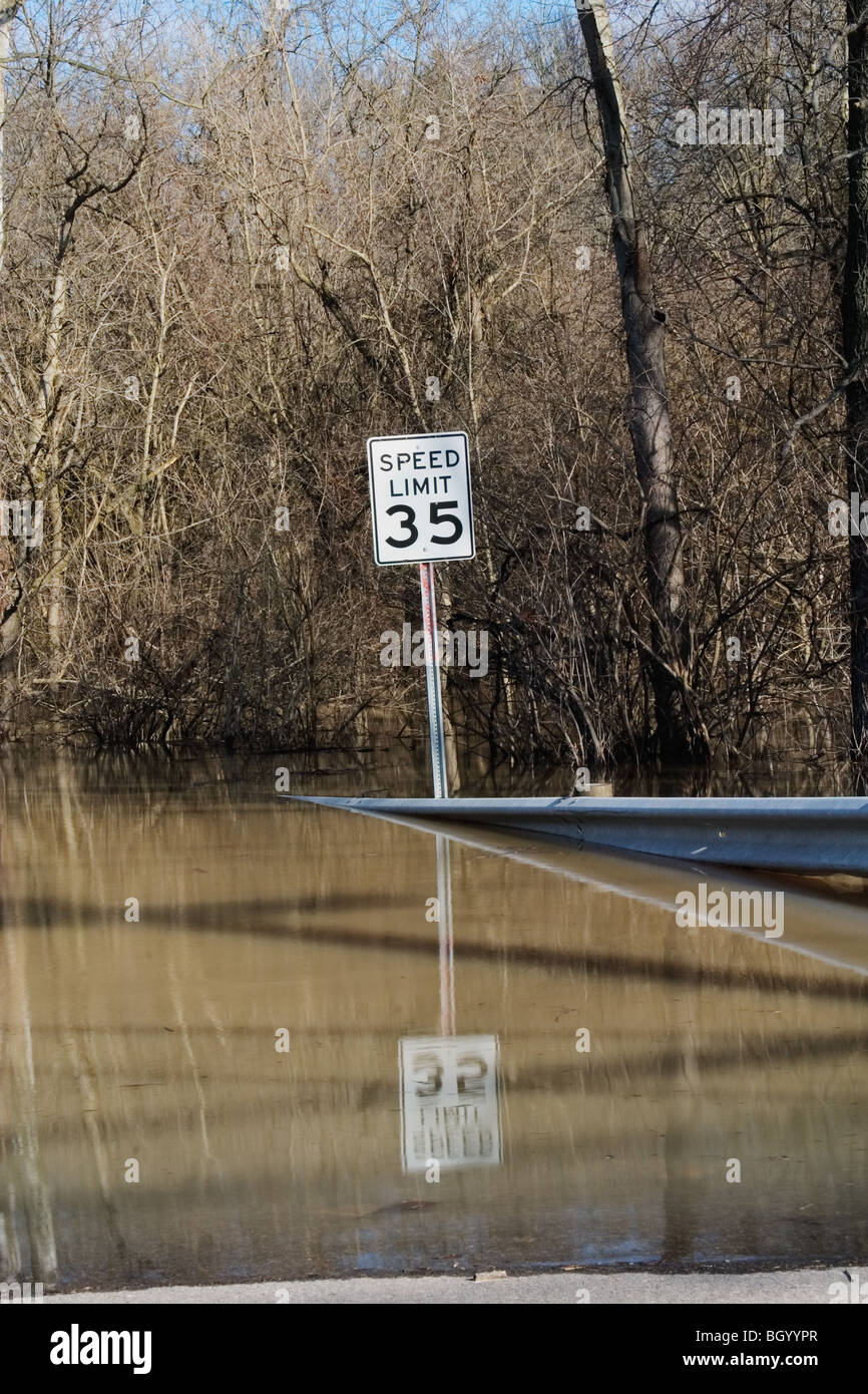 Hochwasser hochwasser hochwasser hochwasser -Fotos und -Bildmaterial in ...