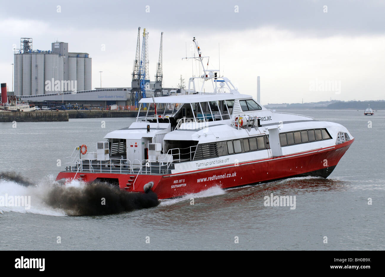 Red Jet 5 ein Passagierschiff Fastcat Weitergabe Queen Elisabeth II ...