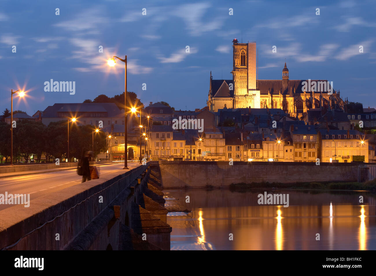Loire brücke in nevers -Fotos und -Bildmaterial in hoher Auflösung – Alamy
