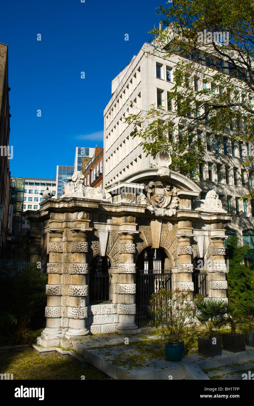 Victoria embankment park -Fotos und -Bildmaterial in hoher Auflösung ...