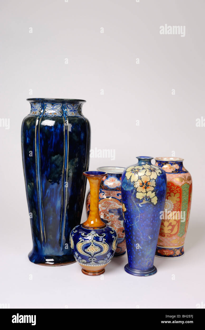 Antique cut out vase -Fotos und -Bildmaterial in hoher Auflösung – Alamy