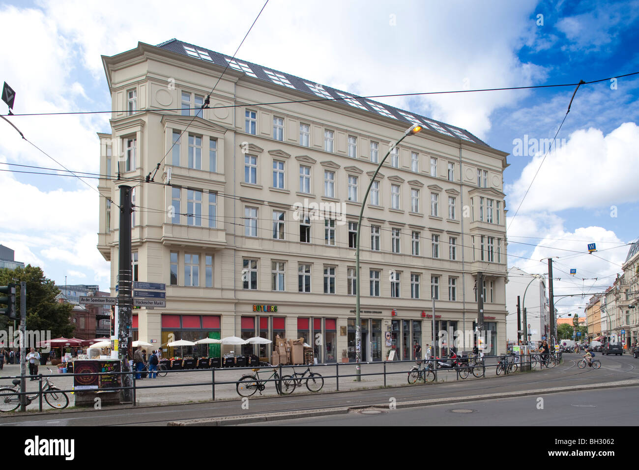 Hackeschen markt square -Fotos und -Bildmaterial in hoher Auflösung – Alamy