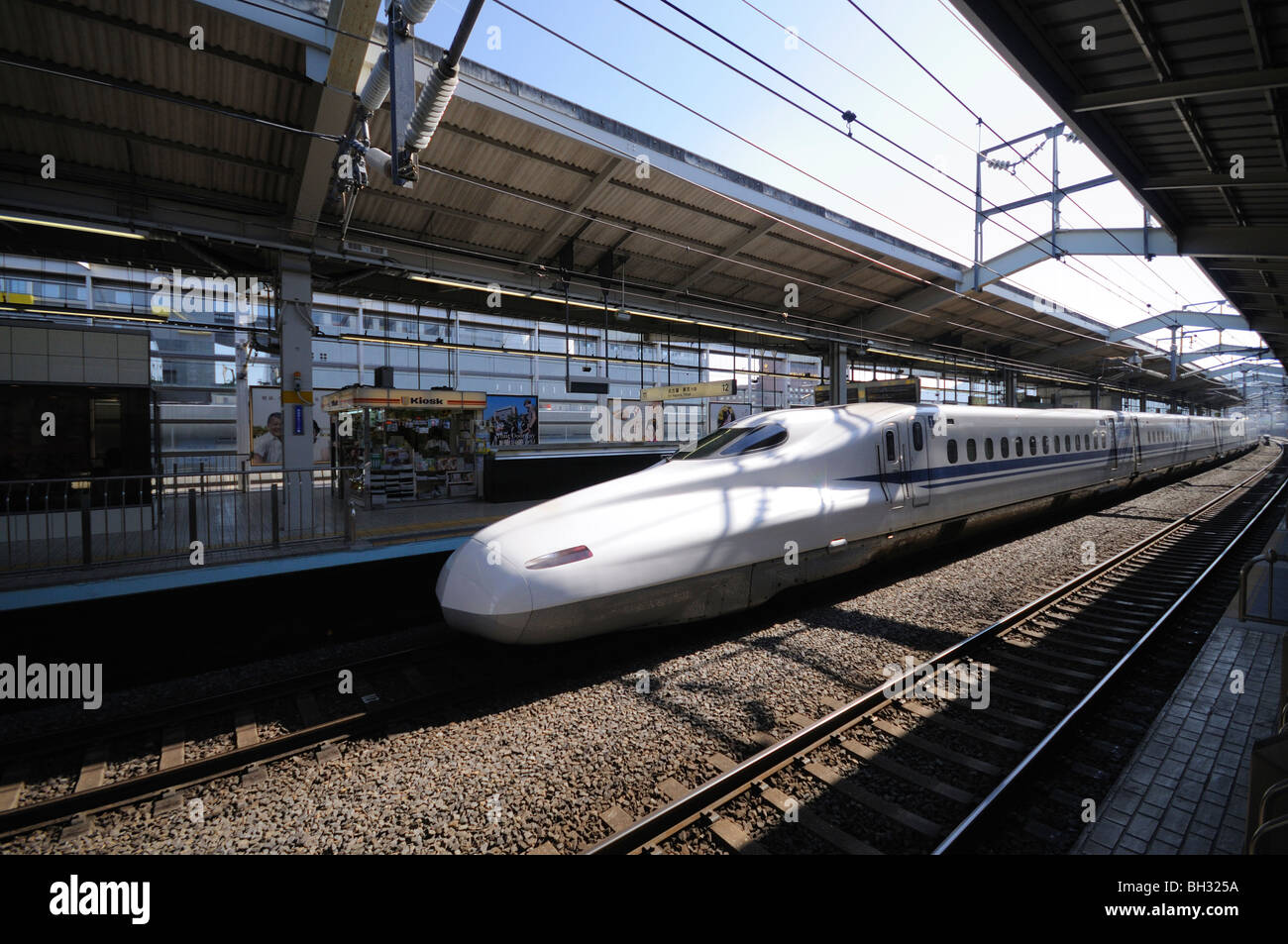 N700 Serie Shinkansen Stockfotos und -bilder Kaufen - Alamy