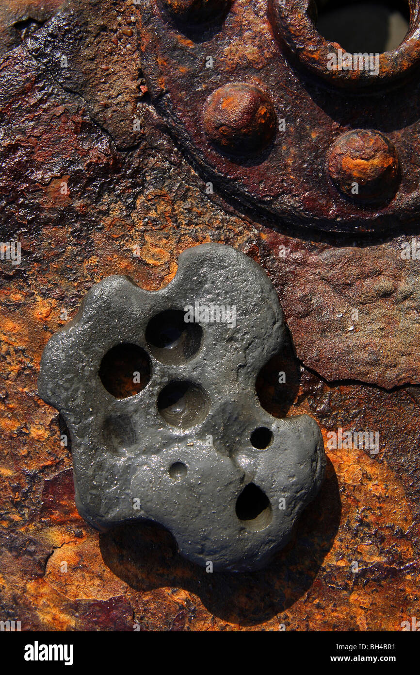 Rust holes -Fotos und -Bildmaterial in hoher Auflösung – Alamy