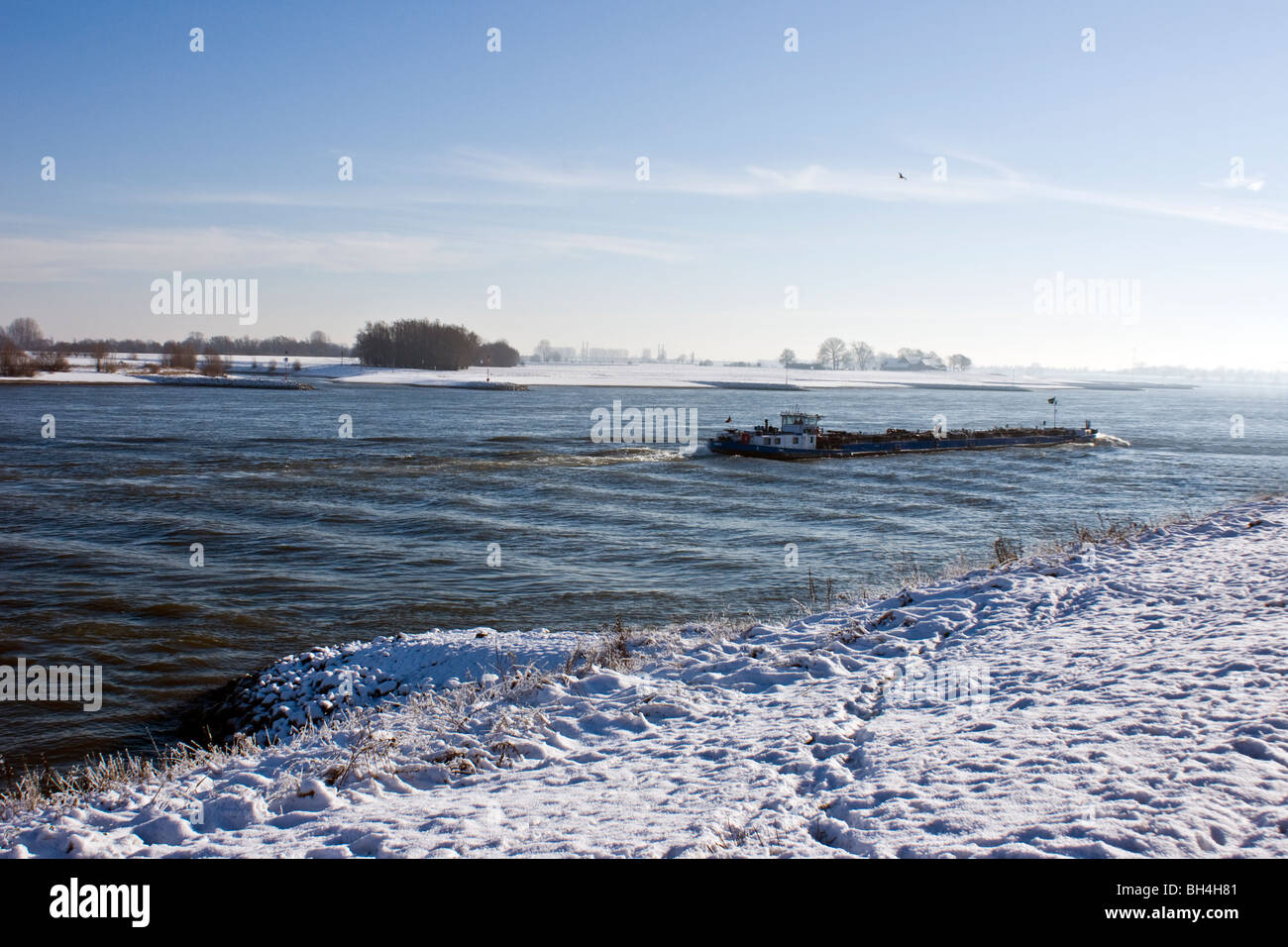 Rhein schifffahrt -Fotos und -Bildmaterial in hoher Auflösung – Alamy