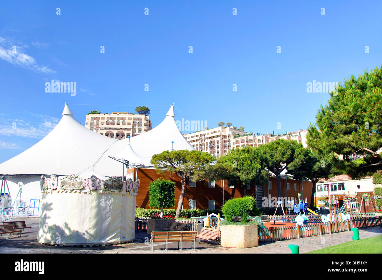 Chapiteau fontvieille -Fotos und -Bildmaterial in hoher Auflösung – Alamy