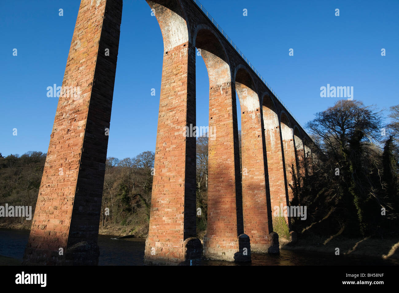 Leaderfoot alte Eisenbahnviadukt in den Scottish Borders - eleganten ...