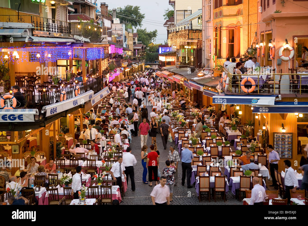 Restaurants in Kumkapi-Istanbul-Türkei Stockfotografie - Alamy