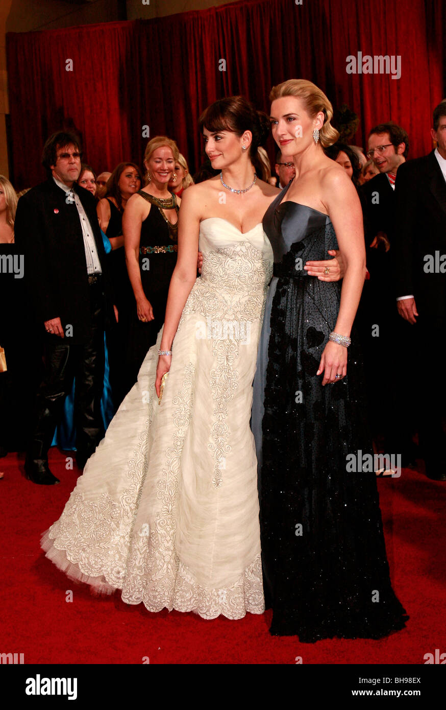 PENELOPE CRUZ KATE WINSLET SCHAUSPIELERINNEN KODAK THEATRE HOLLYWOOD ...