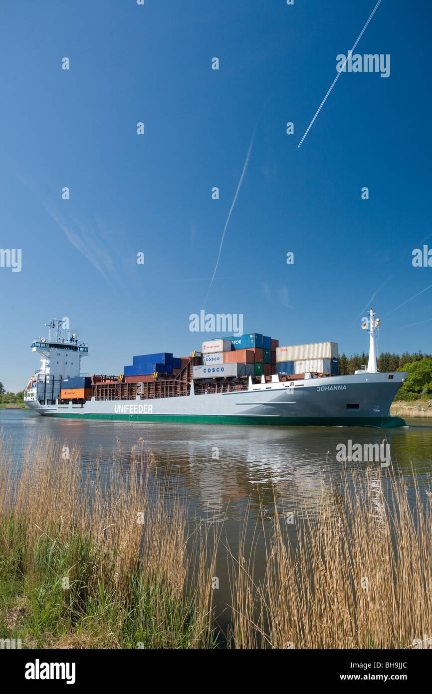Feeder containerschiff -Fotos und -Bildmaterial in hoher Auflösung – Alamy
